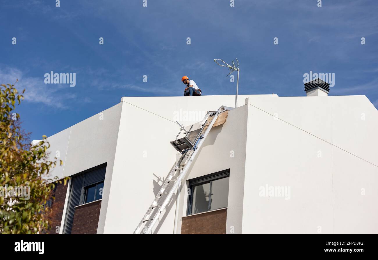 Sky engineer hi-res stock photography and images - Alamy