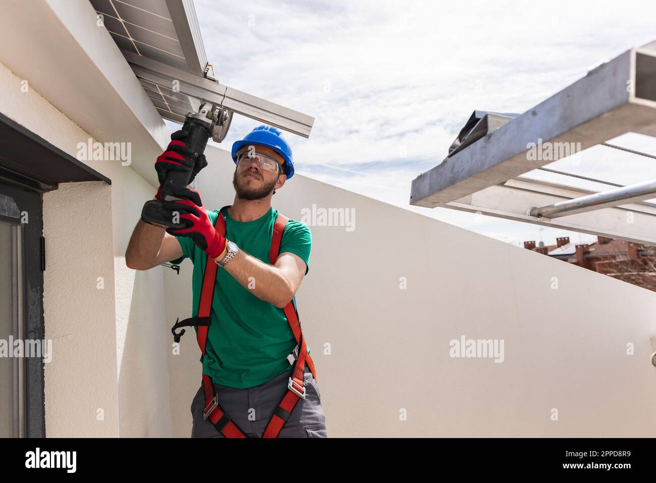 Saw roof hi-res stock photography and images - Alamy