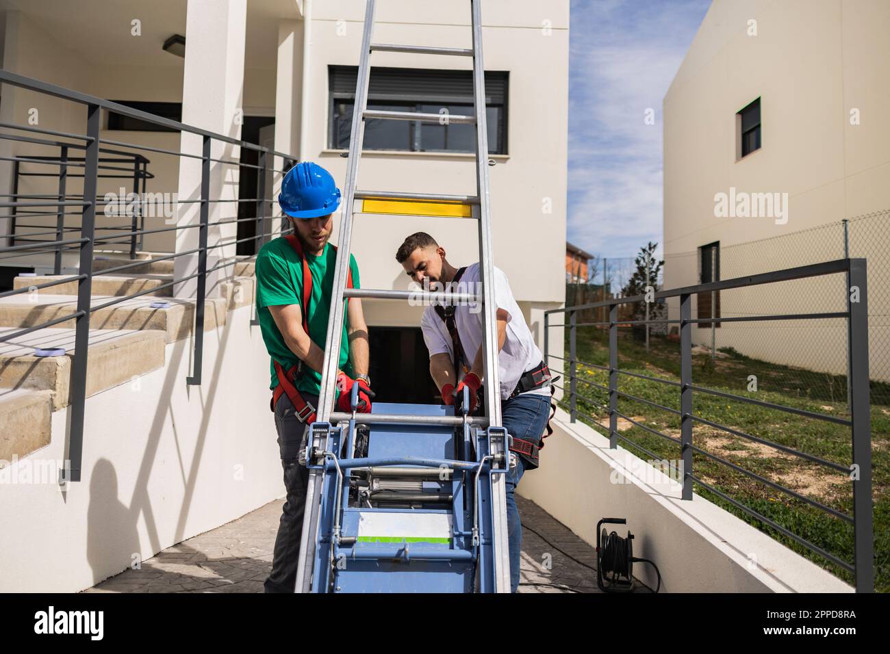 Pulling hard hi-res stock photography and images - Alamy