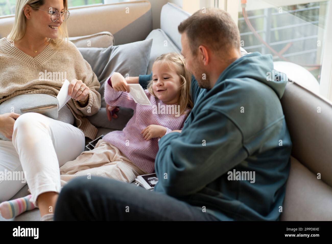 Parents showing hi-res stock photography and images - Alamy