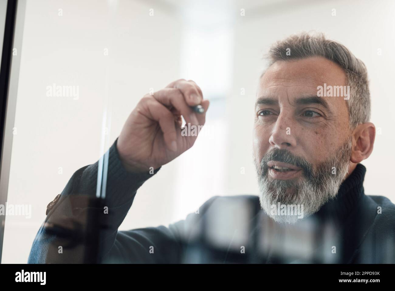 Businessman writing glass hi-res stock photography and images - Alamy