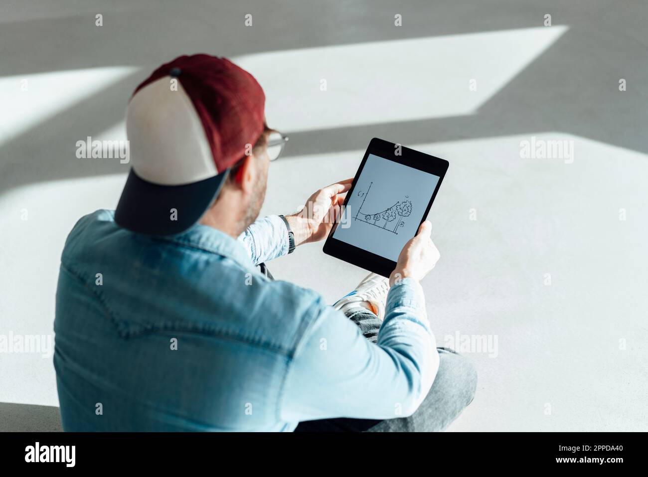 Graph chart hi-res stock photography and images - Alamy