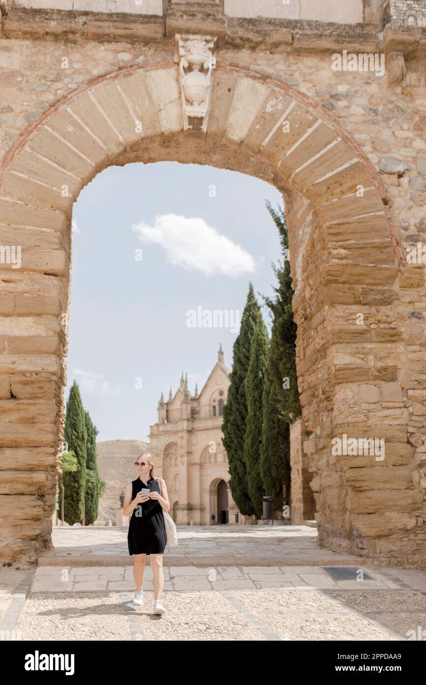 Sunny arch hi-res stock photography and images - Alamy