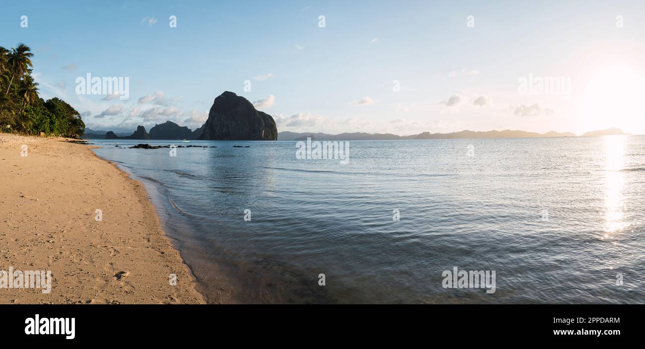 Tranquil waterfront view hi-res stock photography and images - Alamy