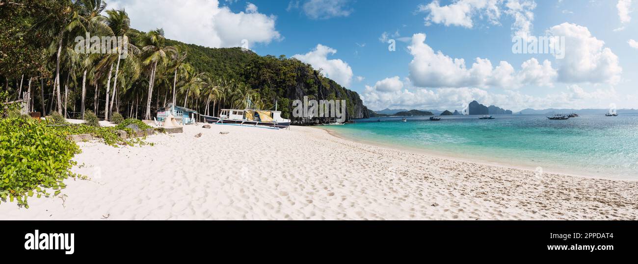 Tropical beach scenic view hi-res stock photography and images - Alamy