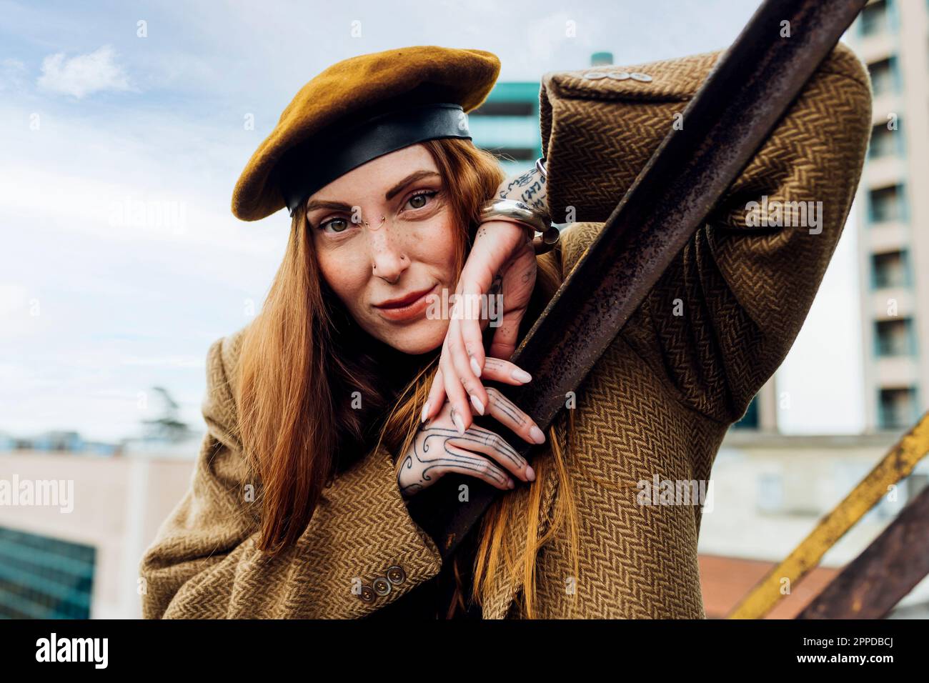 Woman wearing beret hi-res stock photography and images - Alamy