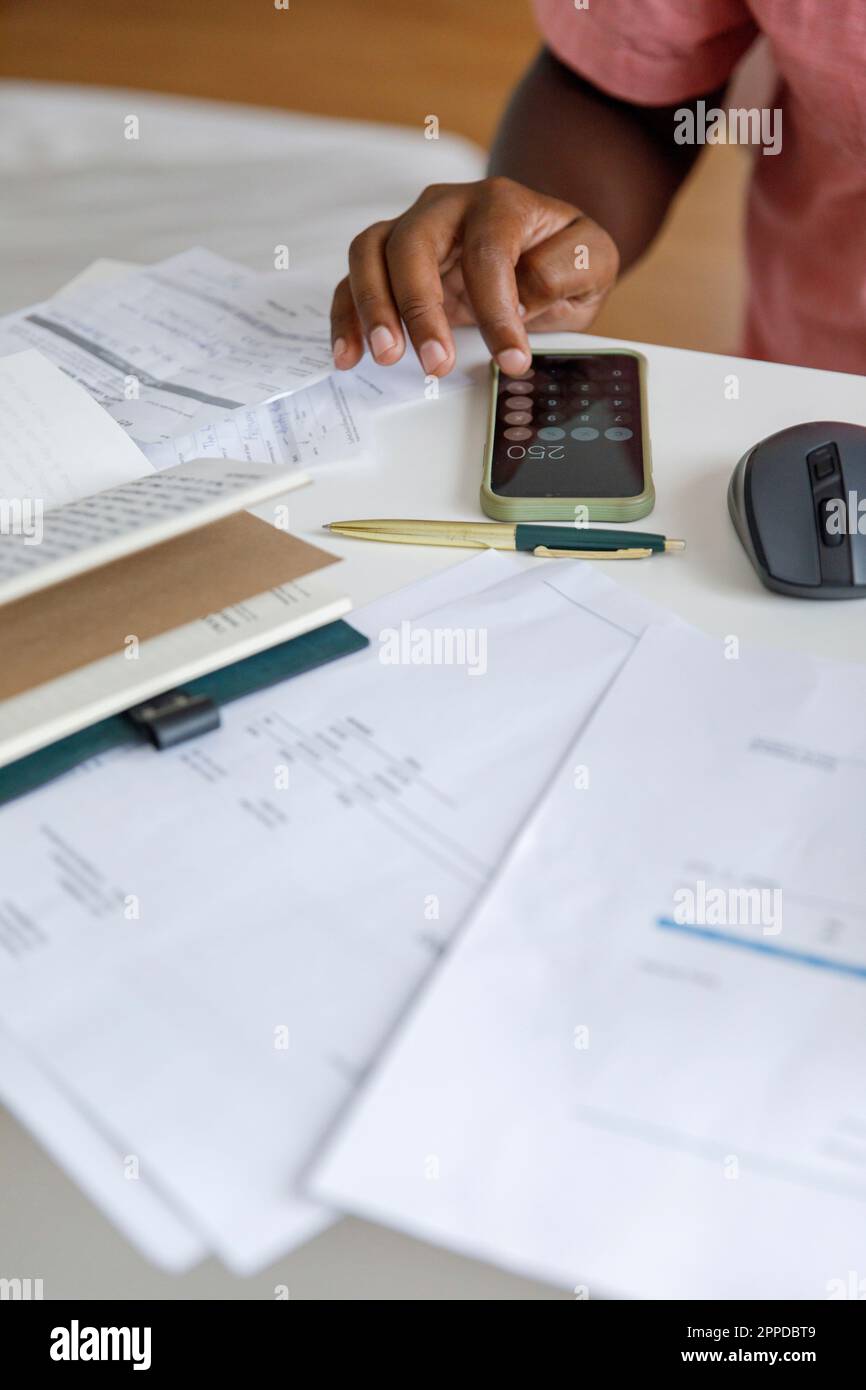 Man men male using calculator hi-res stock photography and images - Alamy