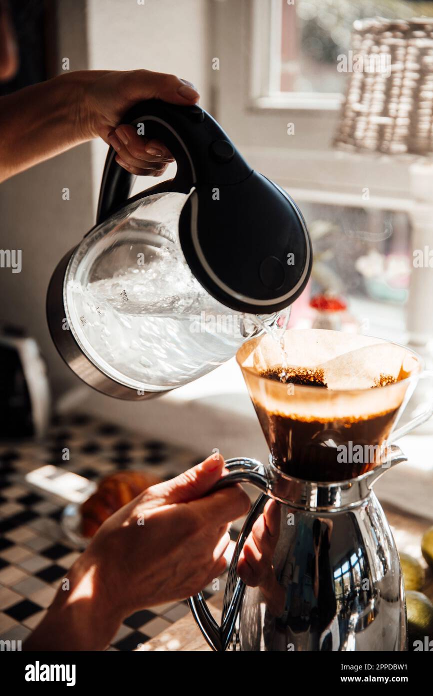 Coffee pot on kitchen counter hi-res stock photography and images - Alamy