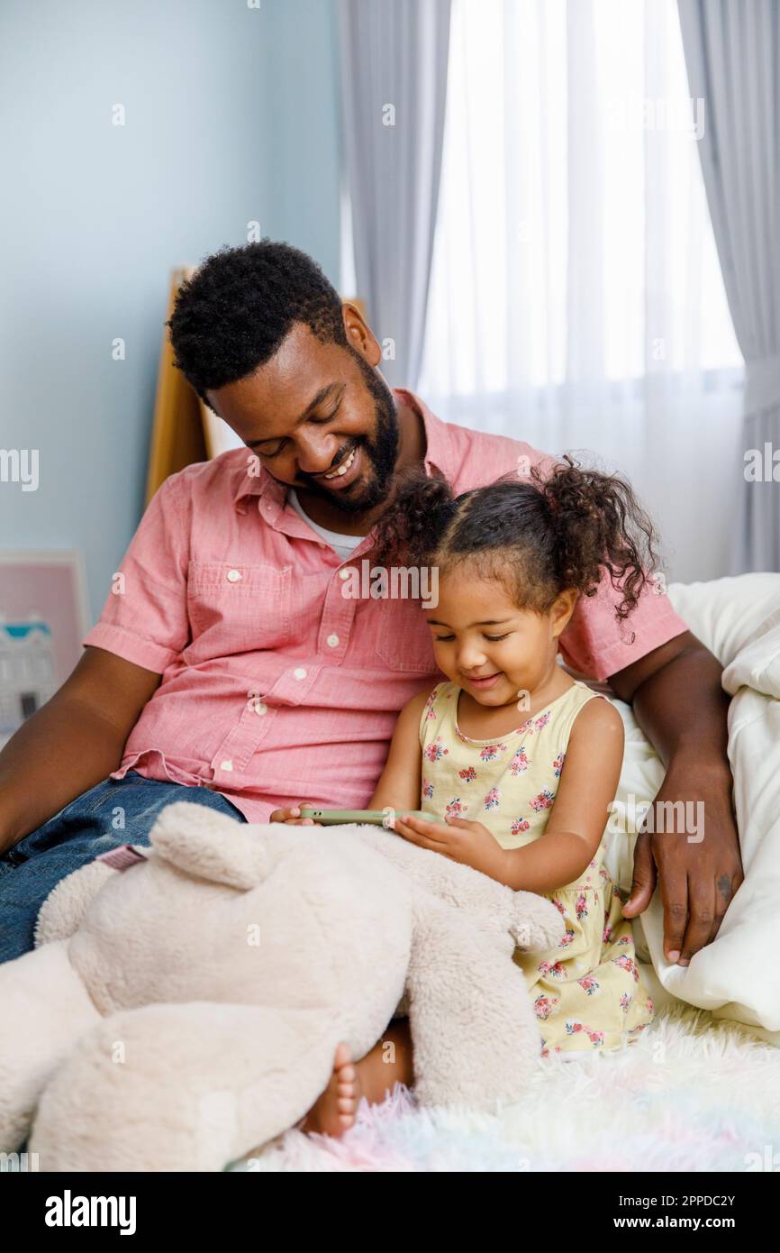 Native american father daughter hi-res stock photography and images - Alamy