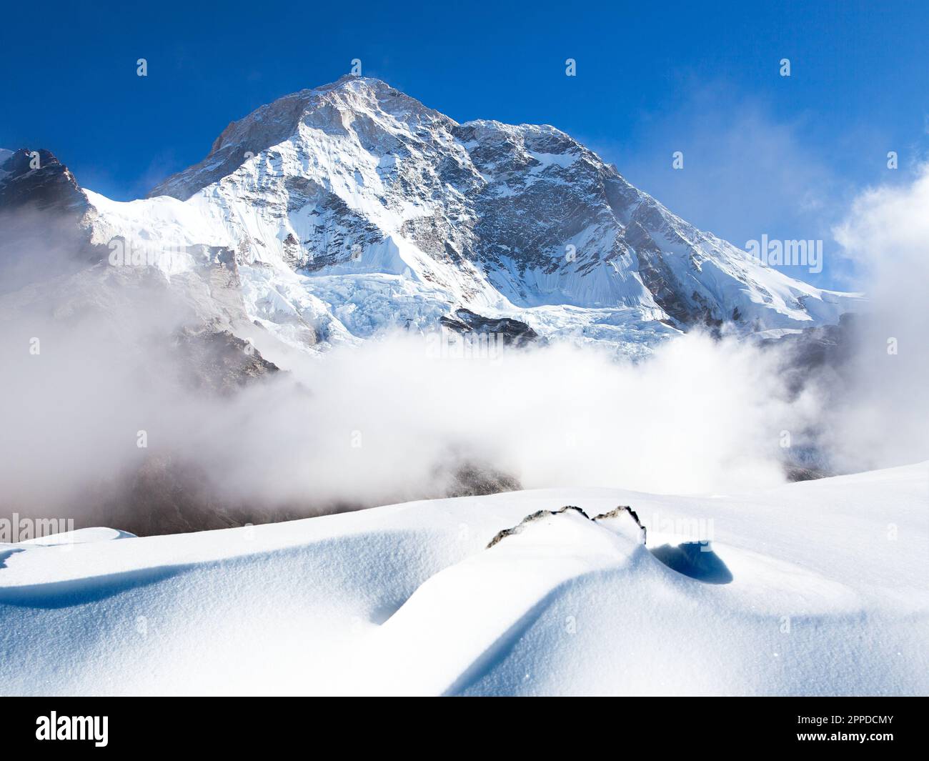 Mount Makalu and snow drift, Mt Makalu Barun national park, Nepal ...