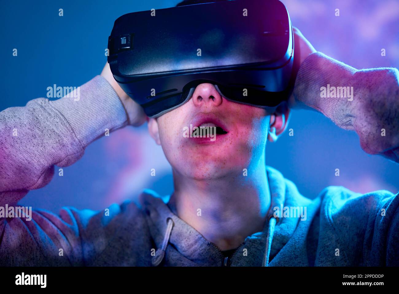 Front projection hi-res stock photography and images - Alamy