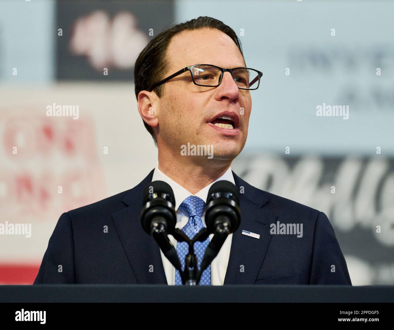 Josh shapiro governor hi-res stock photography and images - Alamy