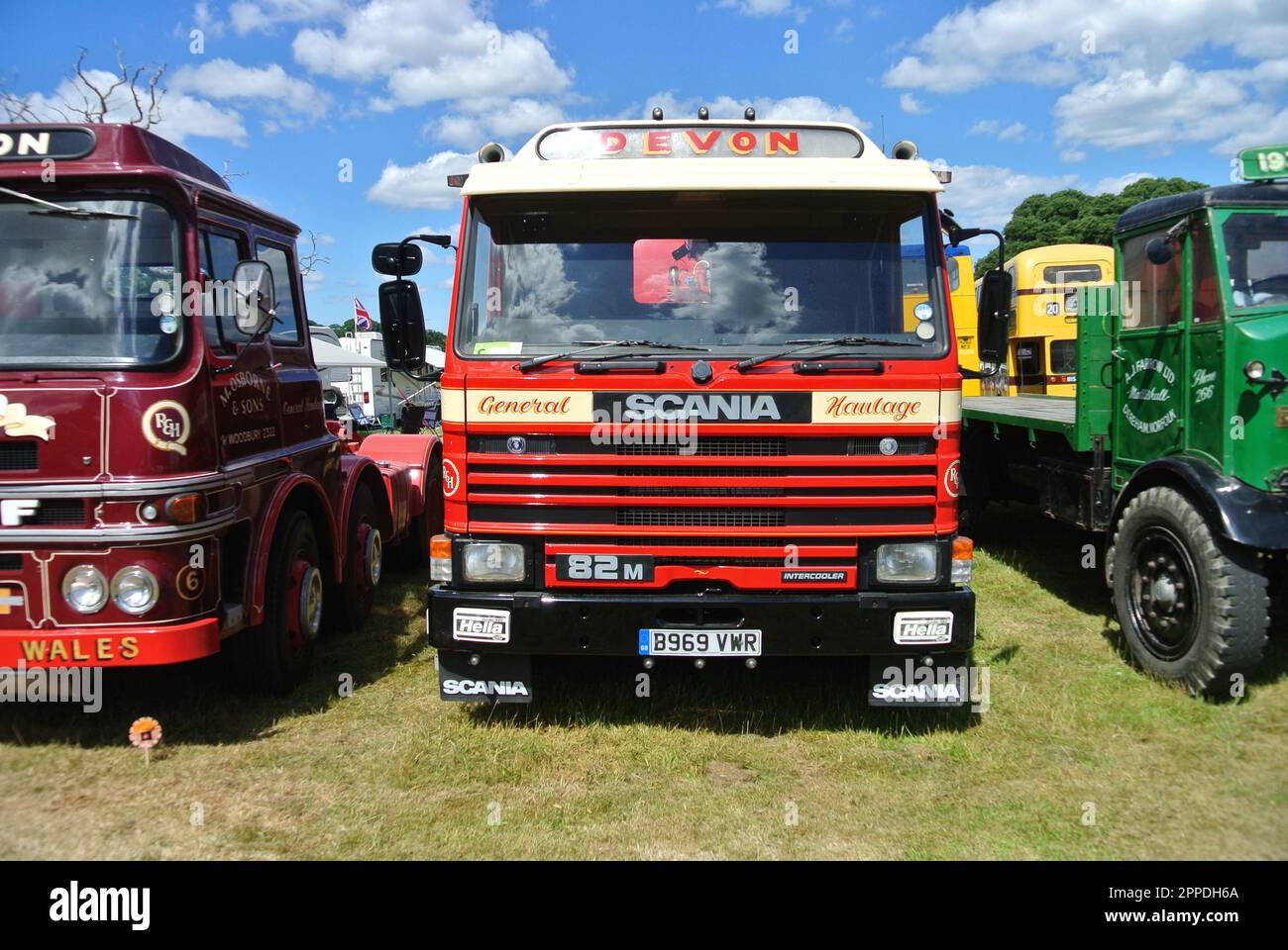 Classic scania truck hi-res stock photography and images - Alamy