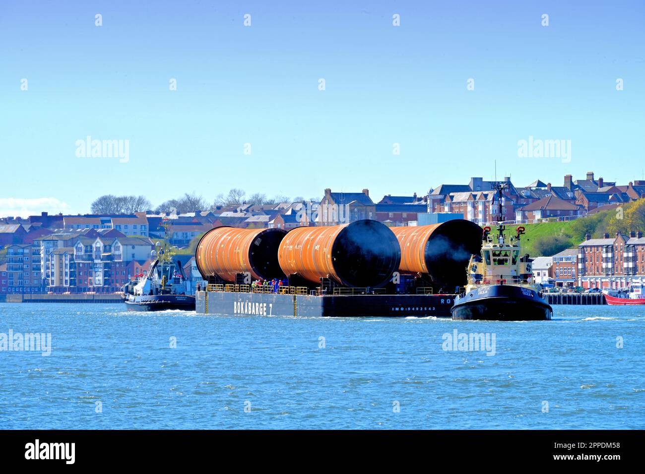Multratug 19 towing the barge Bokabarge 7 into river Tyne with some ...