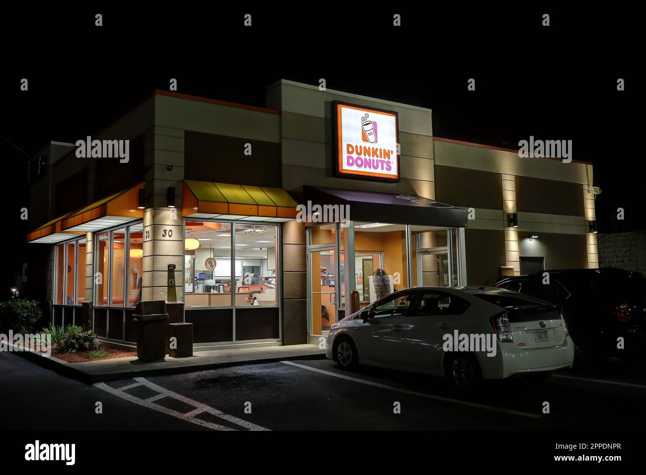 Dunkin drive thru sign hi-res stock photography and images - Alamy