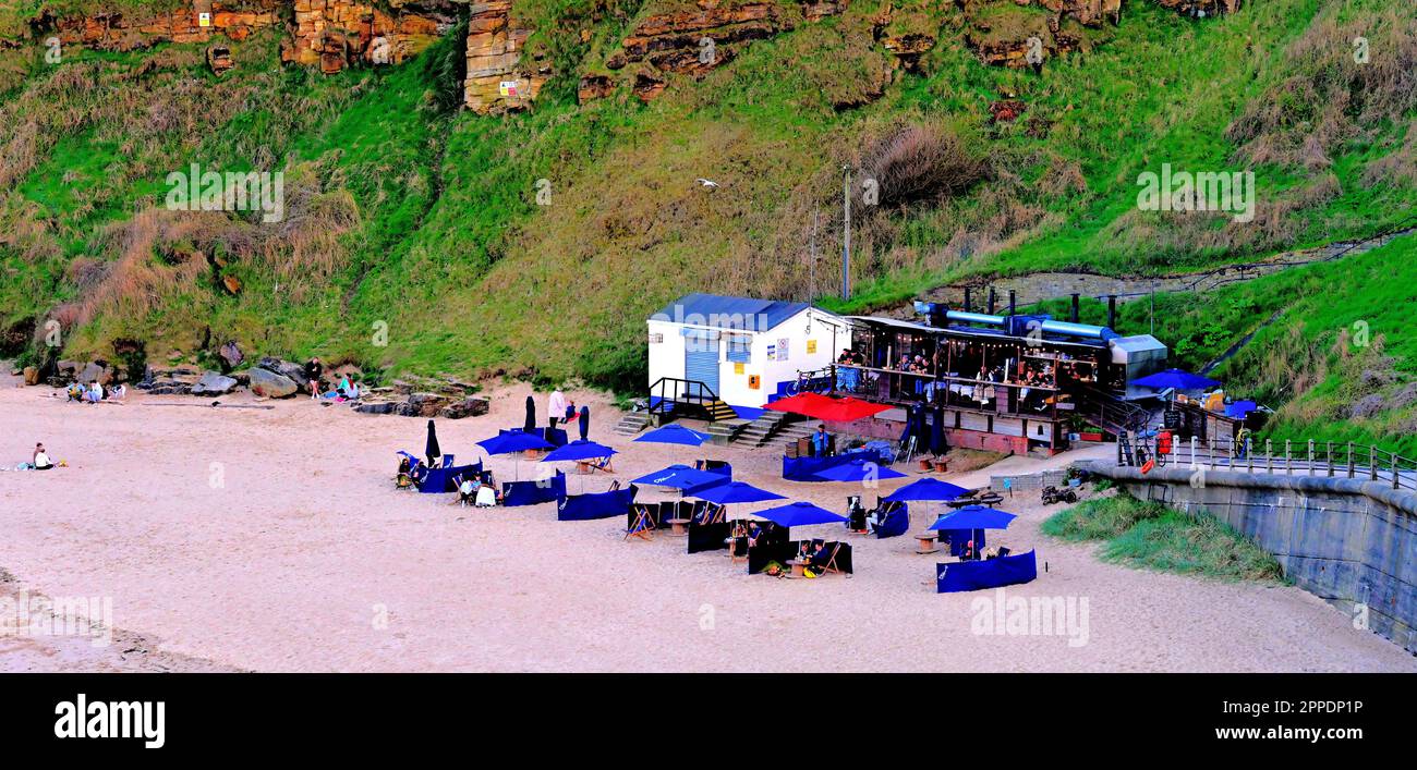Rileys Fish Shack on the beach at Tynemouth King Edwards Bay with ...