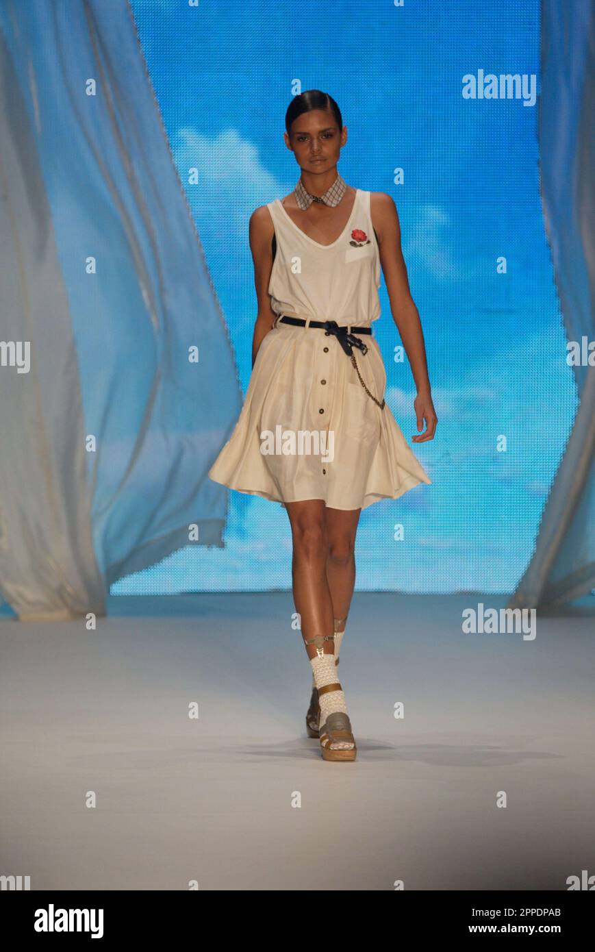 Samantha Harris, indigenous Australian model Rosemount Australian ...