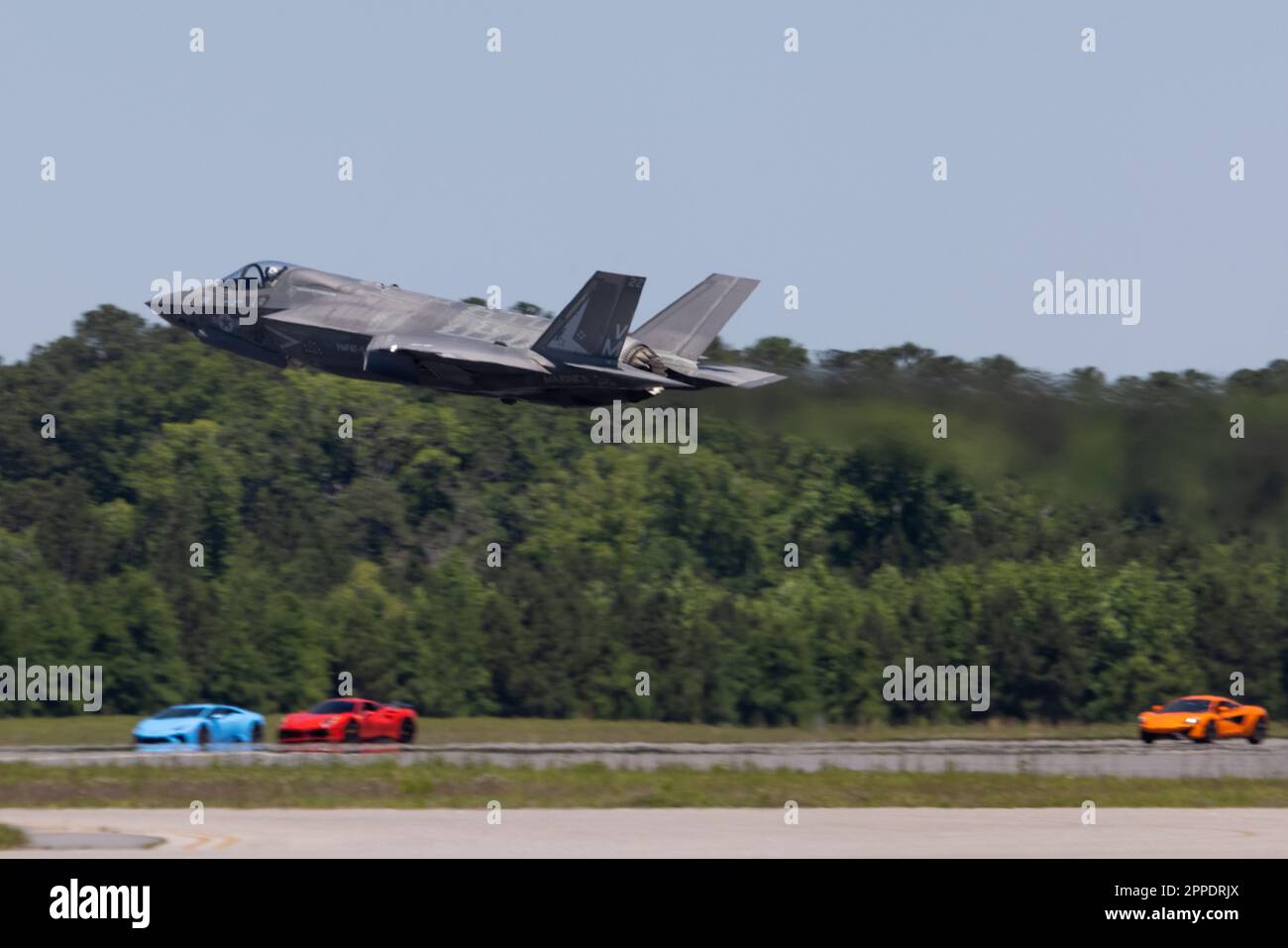 An F-35B Lightning II with Marine Fighter Attack Training Squadron 501 ...