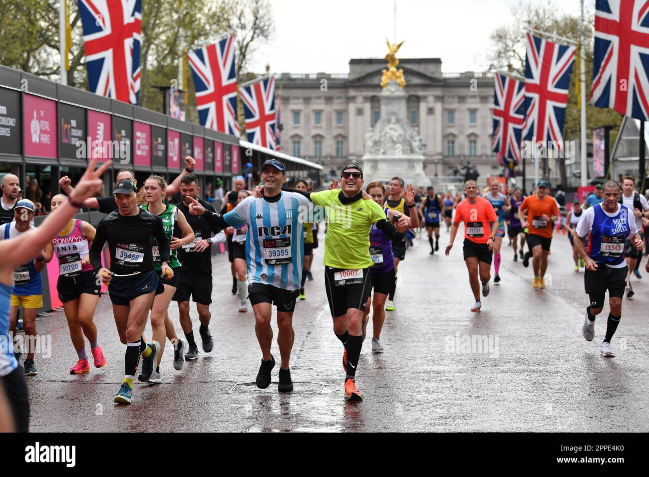 Tcs london 2023 marathon hi-res stock photography and images - Alamy
