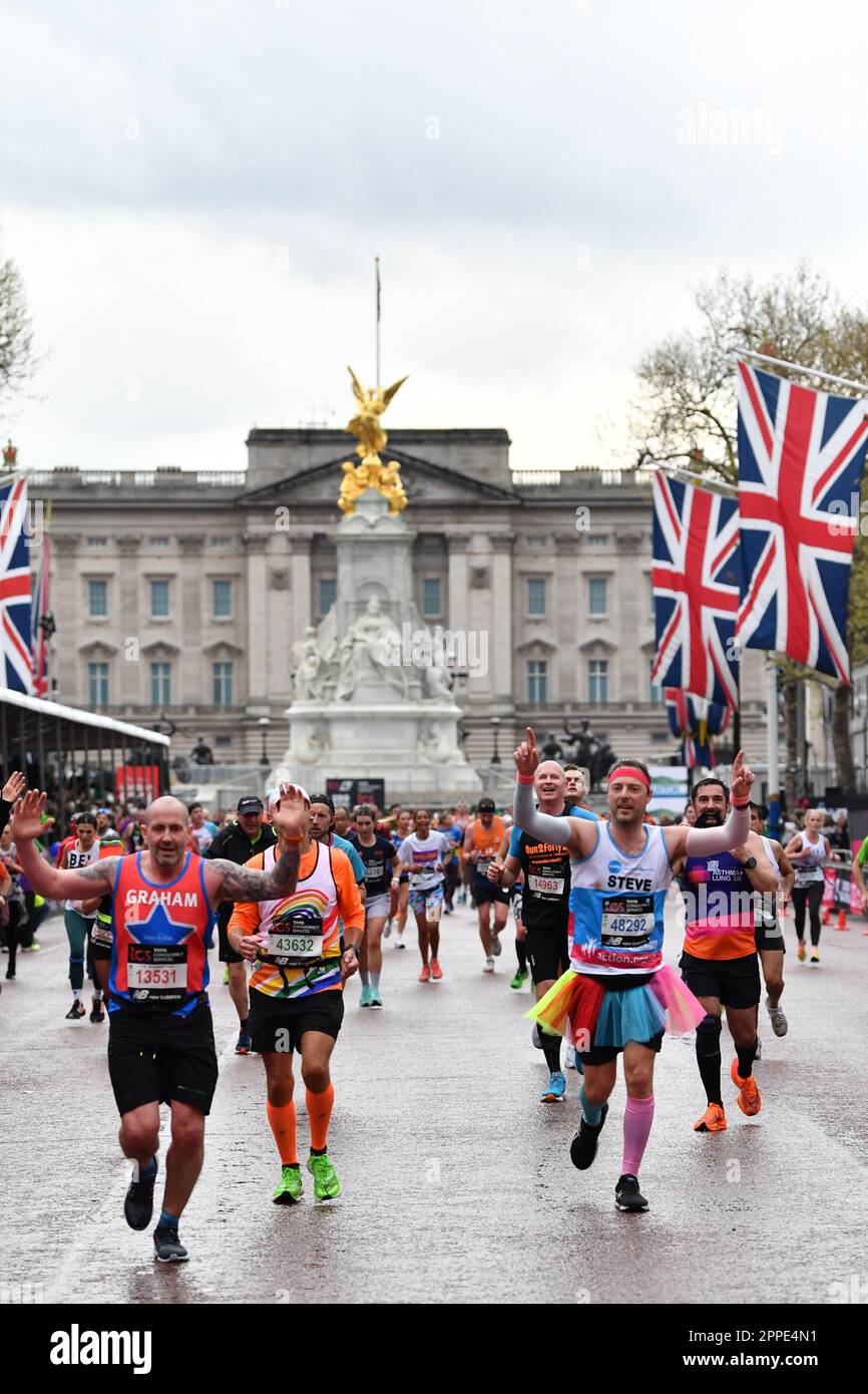 Tcs london 2023 marathon hi-res stock photography and images - Alamy