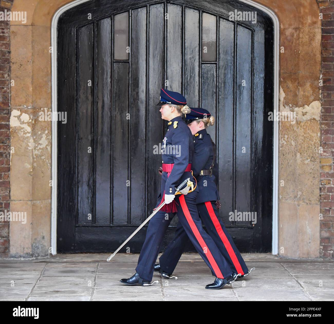 London, UK. 23rd Apr, 2023. TCS 2023 London Marathon; Two cavalry ...