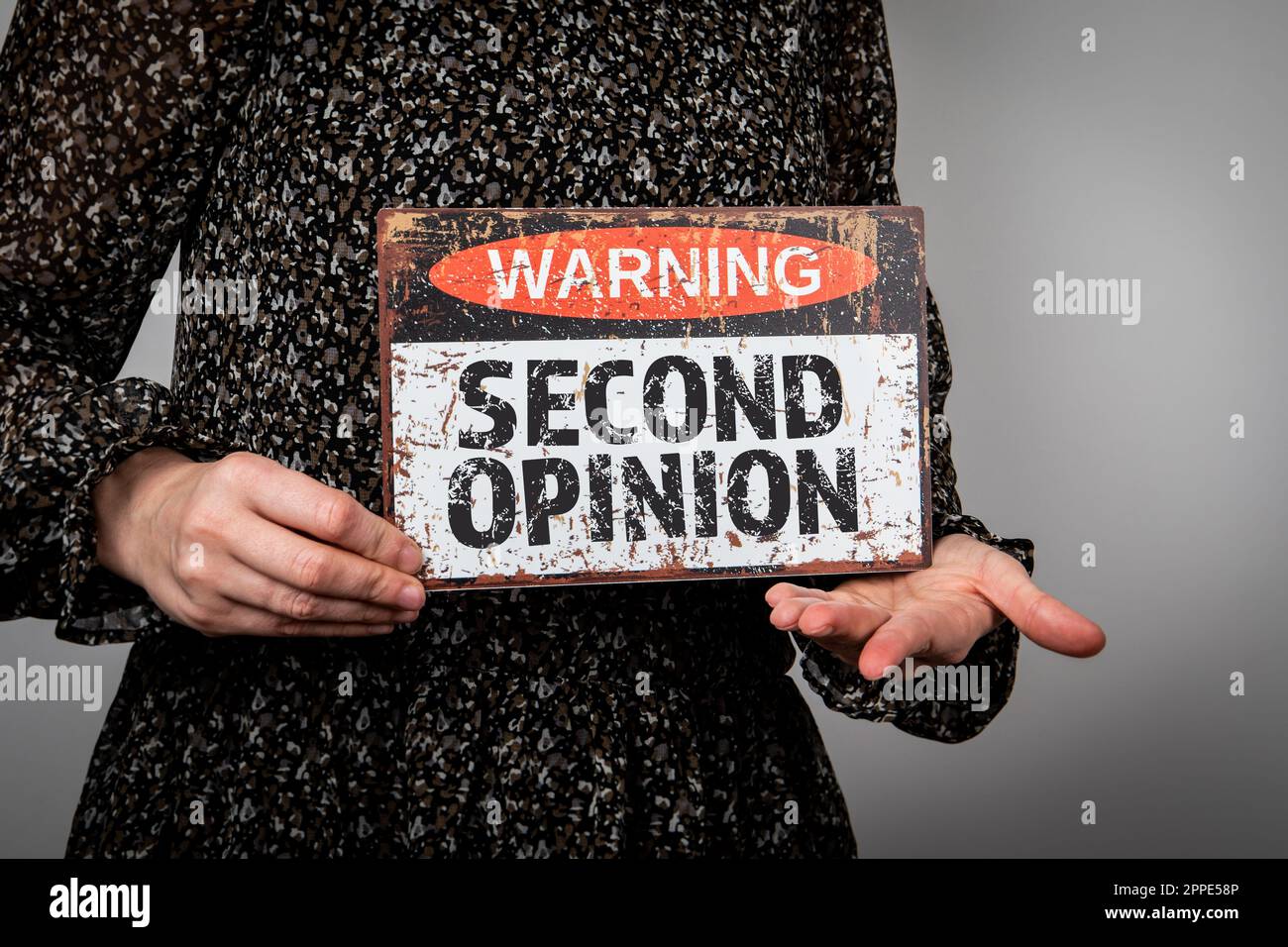 Second Opinion Concept. Warning sign with text Stock Photo - Alamy
