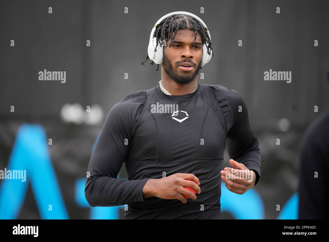 Colorado quarterback Shedeur Sanders (2) warms up before the team's ...