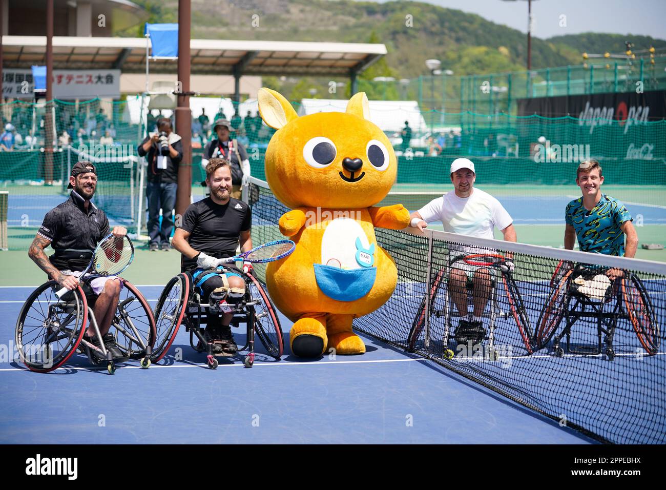 Iizuka, Japan. 22nd Apr, 2023. (L-R) Heath Davidson (AUS), Robert Shaw ...