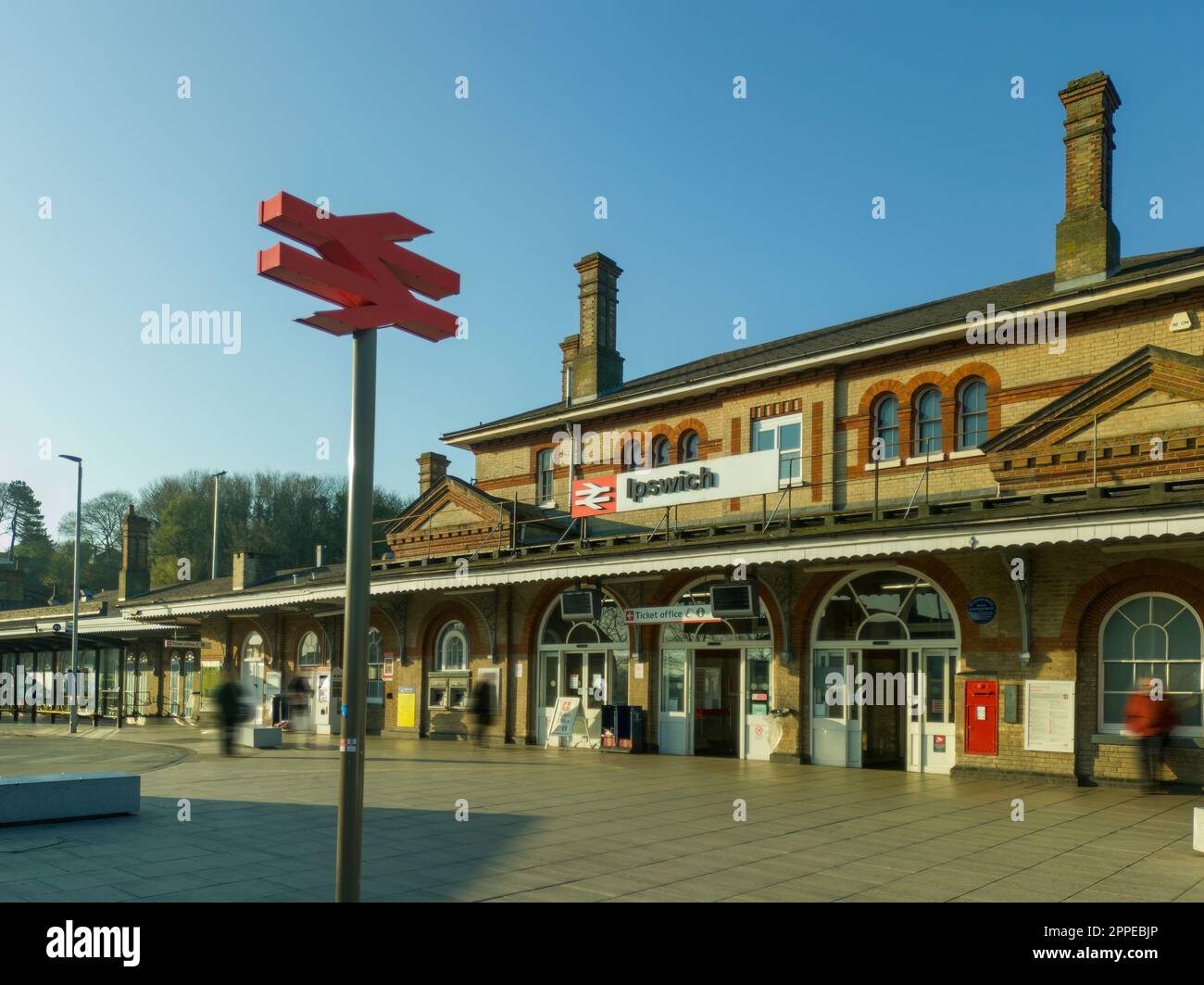 The entrance to the main railway station in Ipswich, Suffolk, UK Stock ...