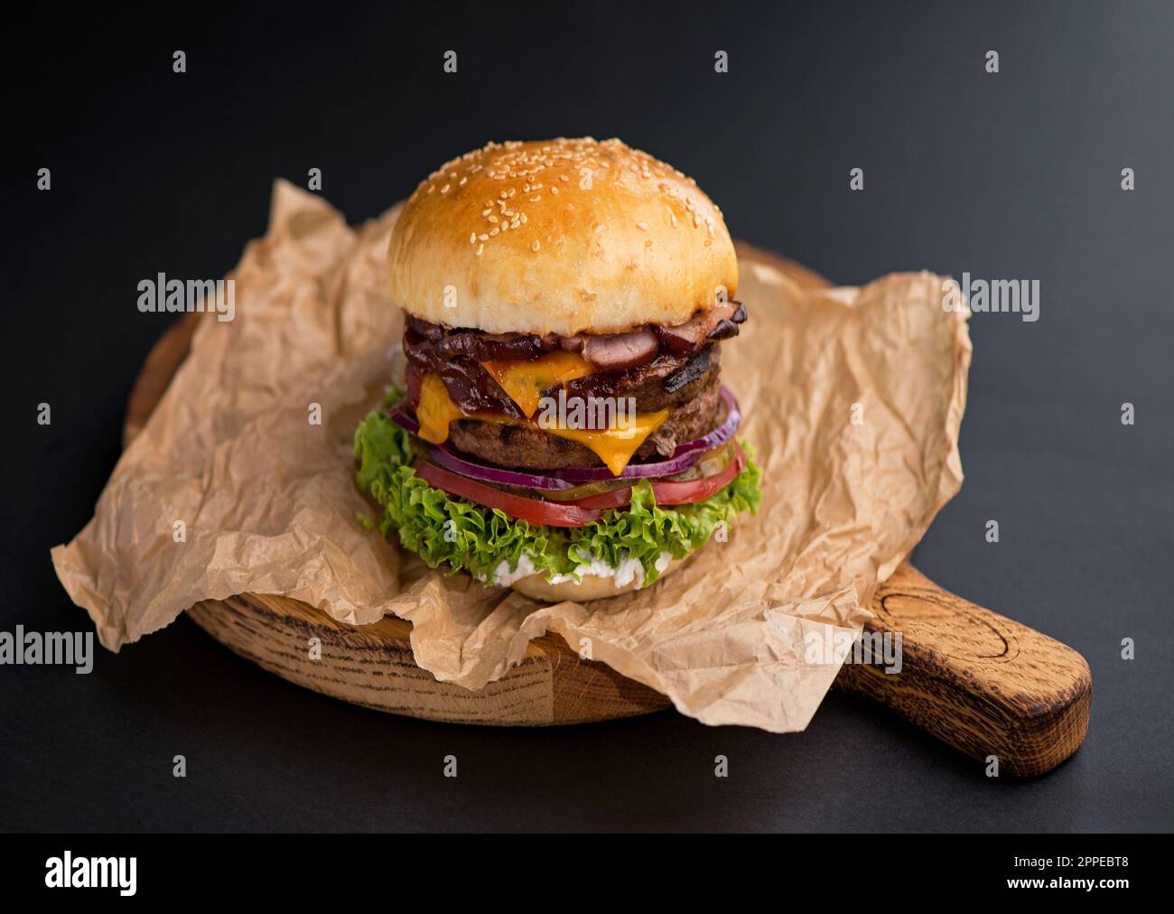 Perfect hamburger classic burger american cheeseburger with cheese ...
