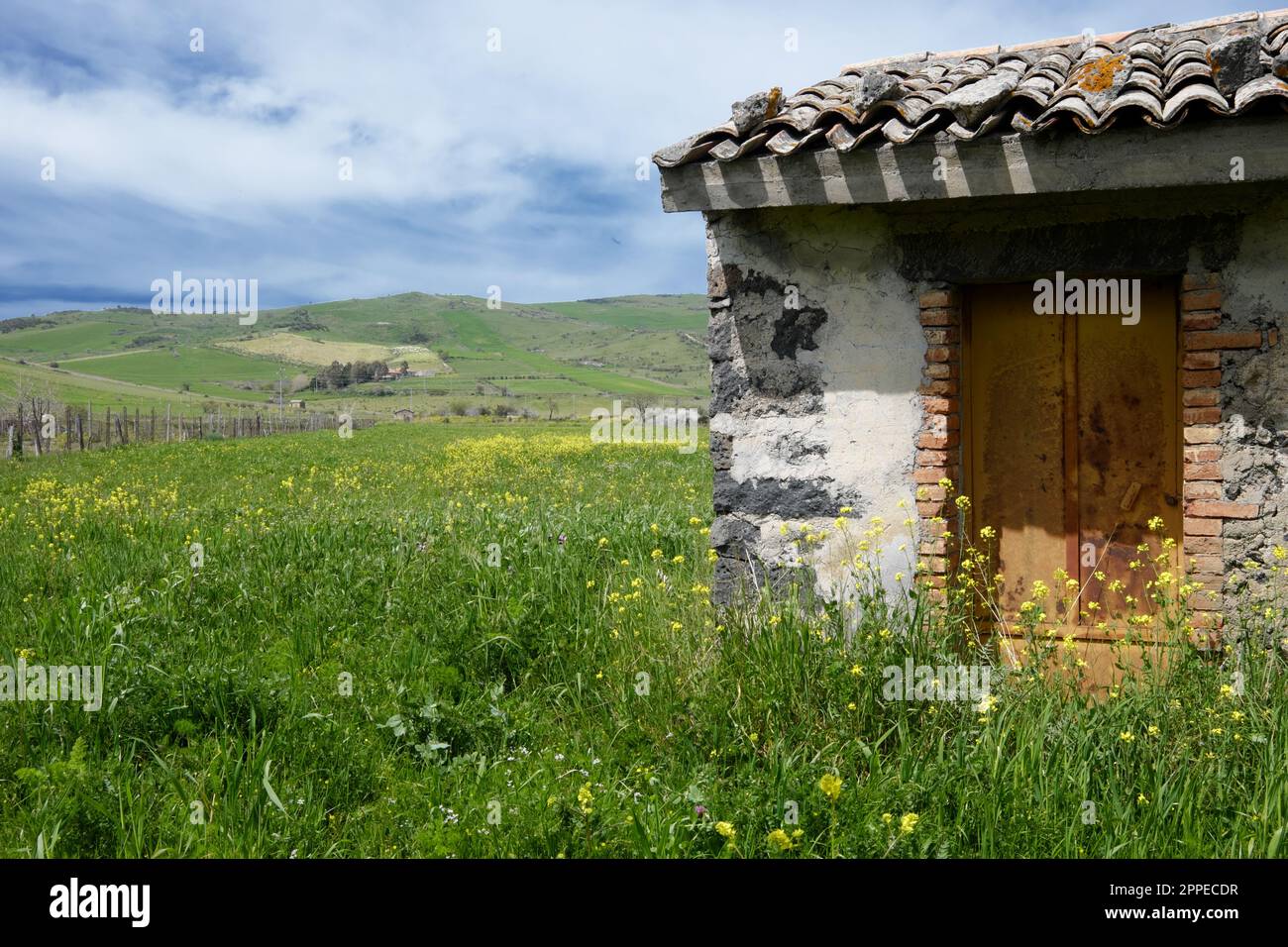 Murazzo rotto hi-res stock photography and images - Alamy