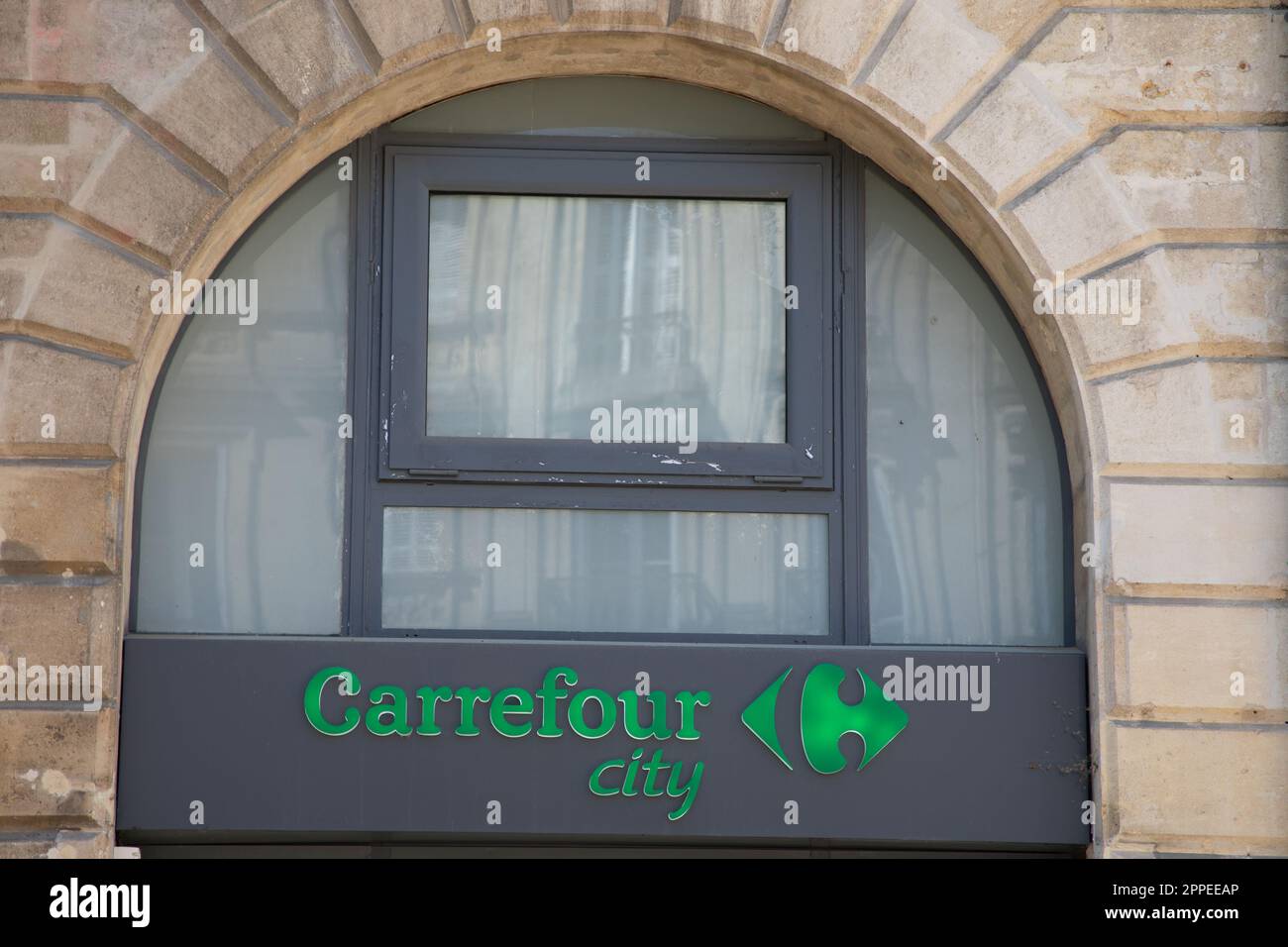 Carrefour store front hi-res stock photography and images - Alamy