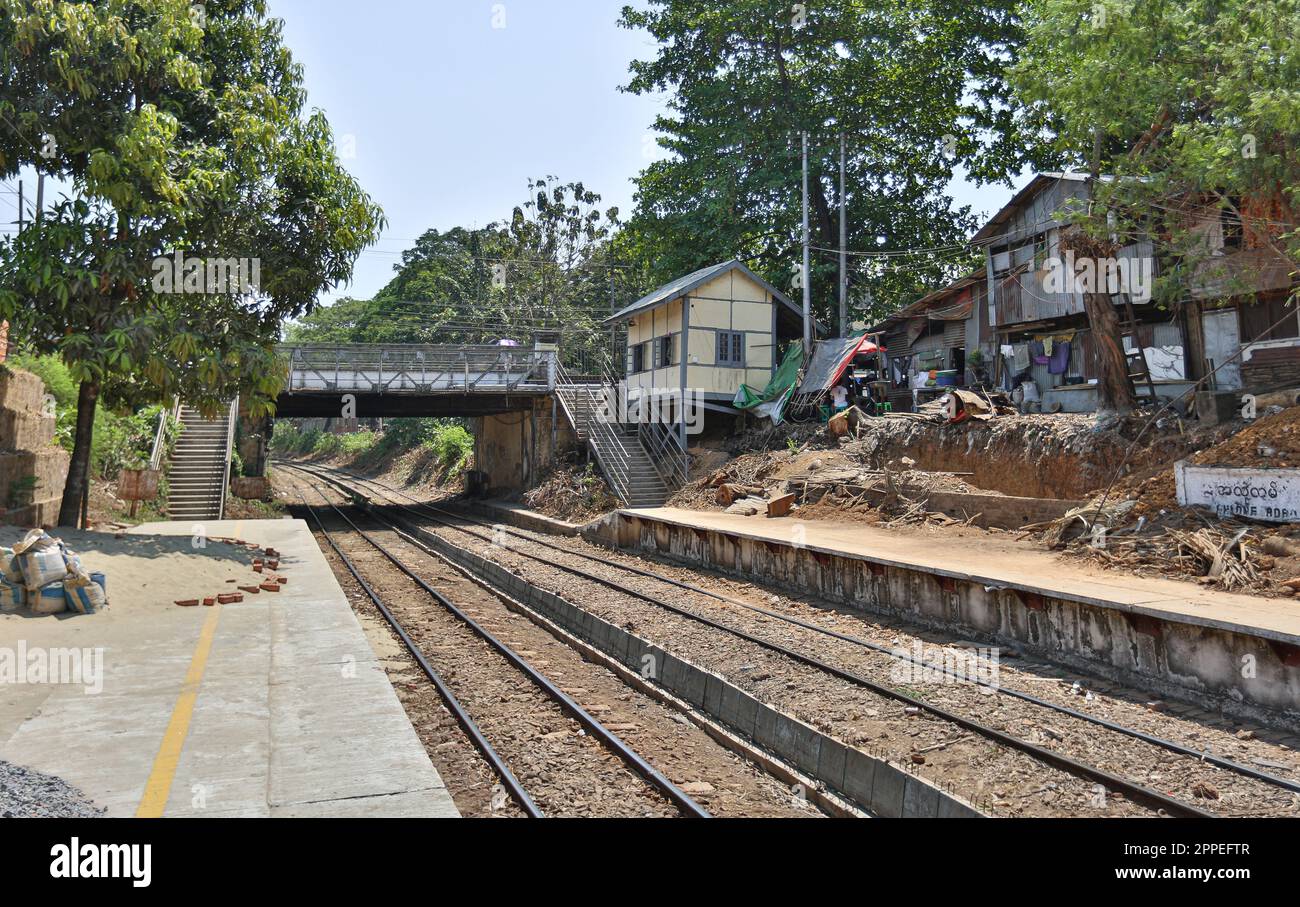 Yangon Circular Railway, Train station & passengers Stock Photo - Alamy