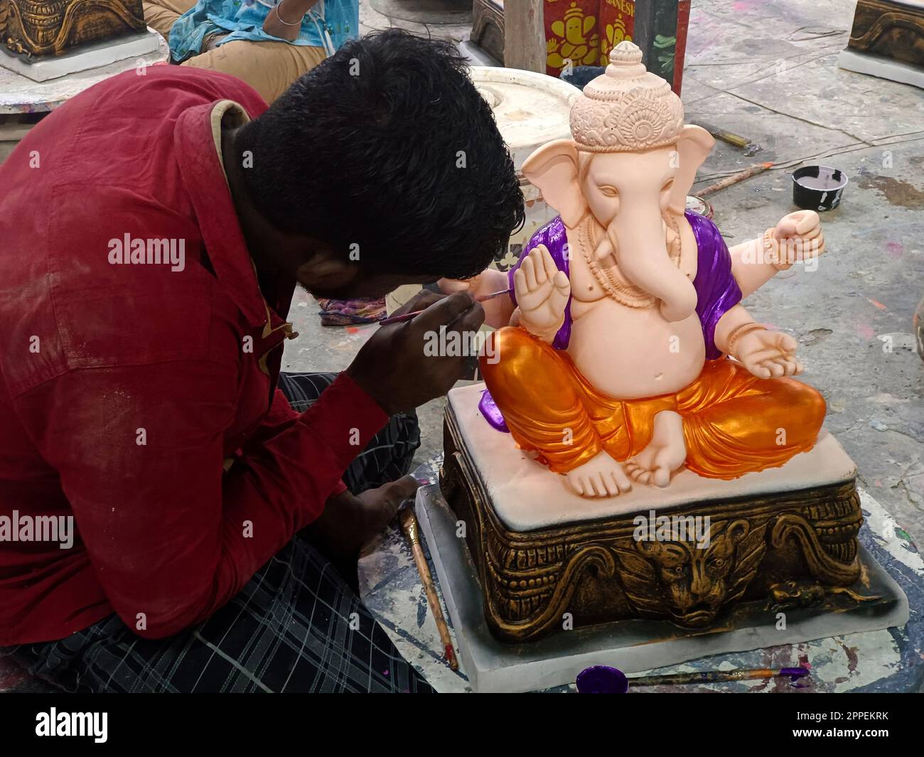 Ganesh, Ganpati idol or murti making process, Workshop for making idols of lord Ganesh for ...