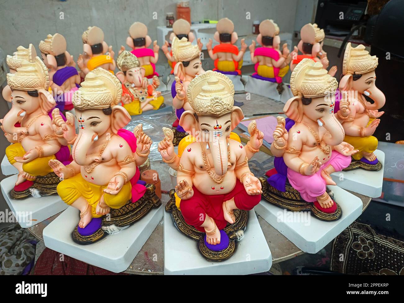 Ganesh, Ganpati idol or murti making process, Workshop for making idols ...