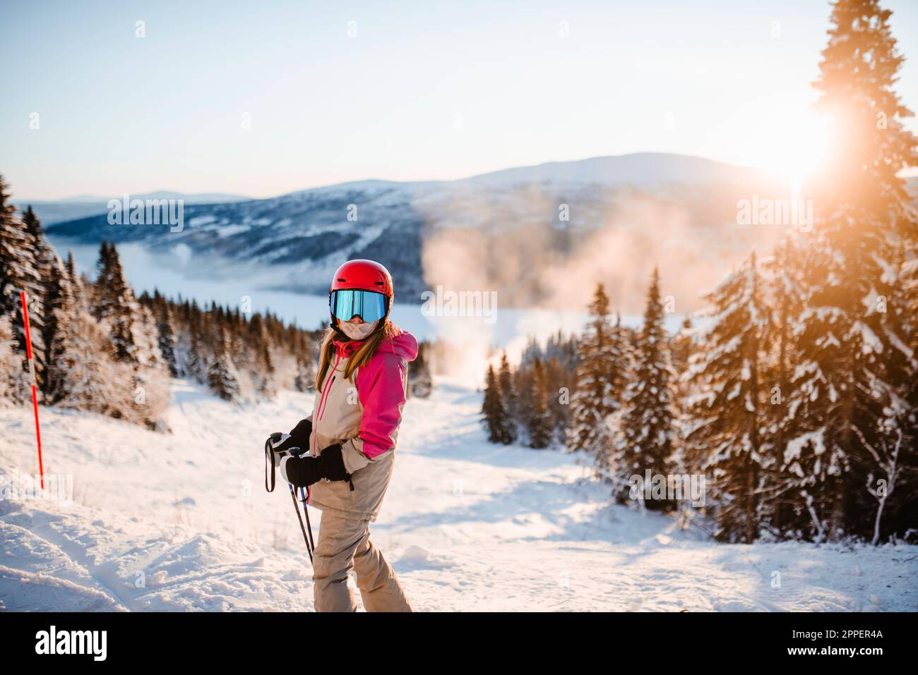 Ski slope recreational sports hi-res stock photography and images - Alamy
