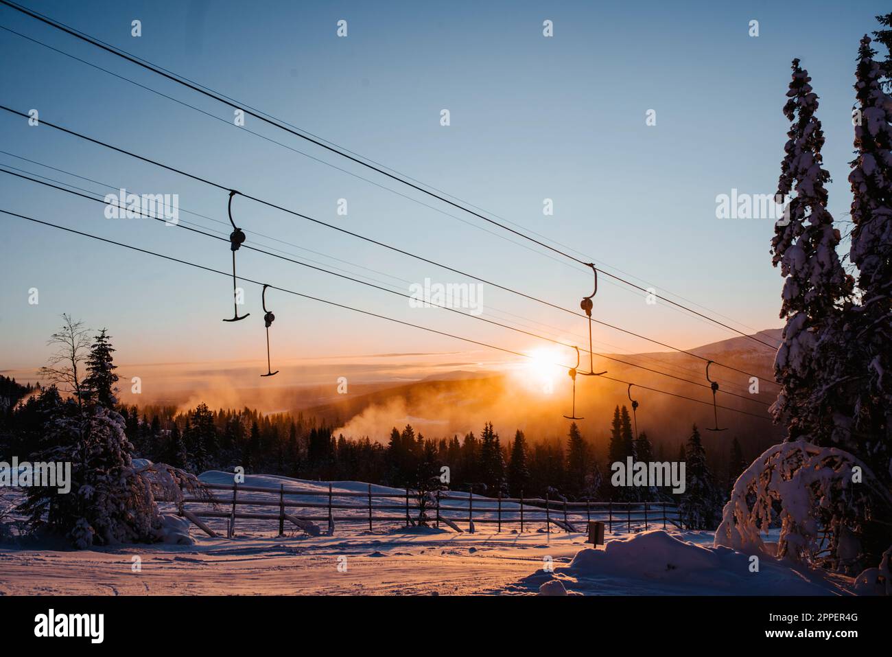 Ski lift conveyance hi-res stock photography and images - Alamy
