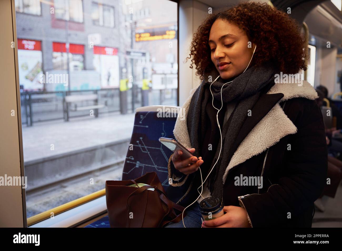 Cellular phone services hi-res stock photography and images - Alamy