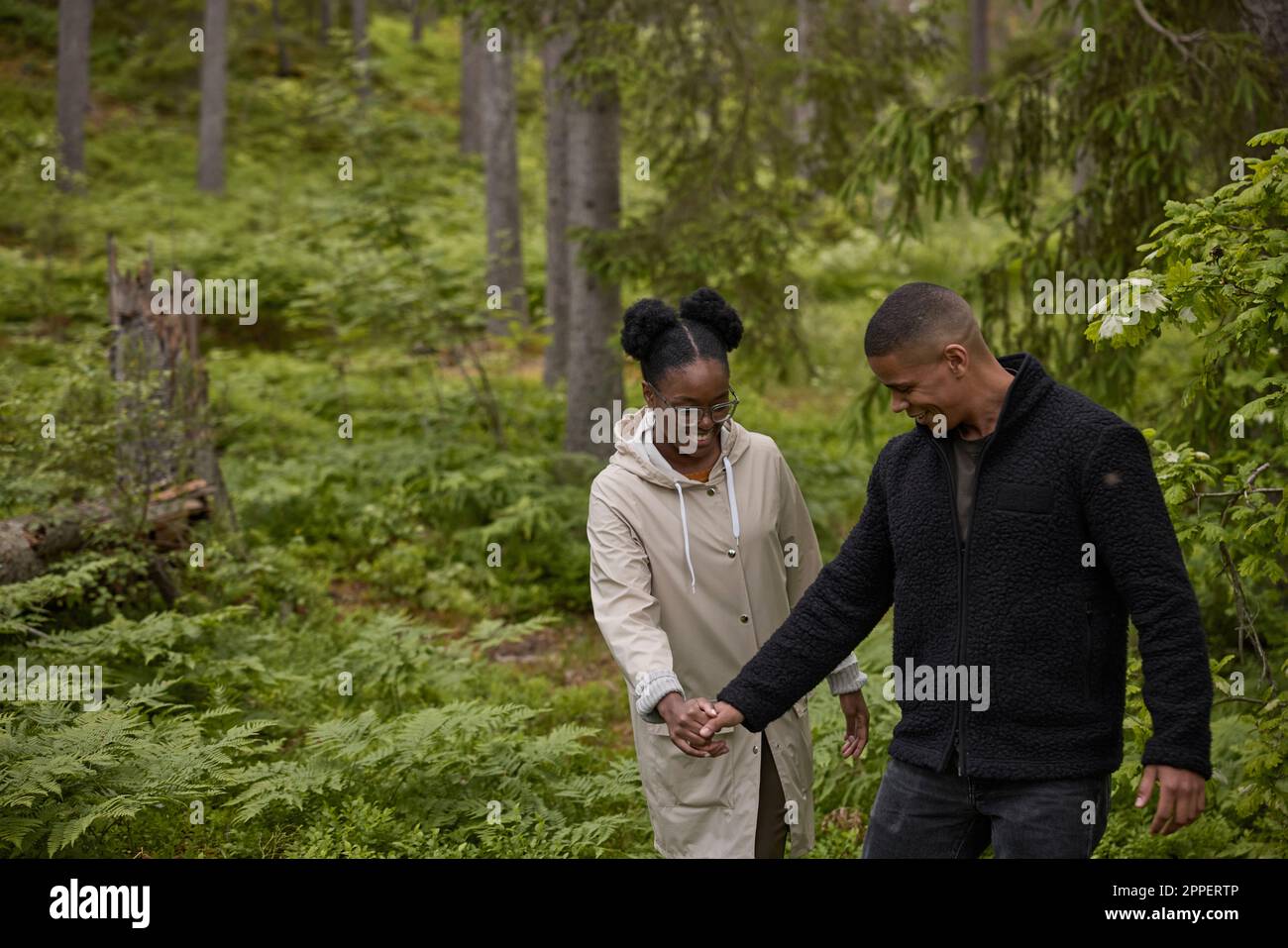 Mature couple smiling camping hi-res stock photography and images - Alamy