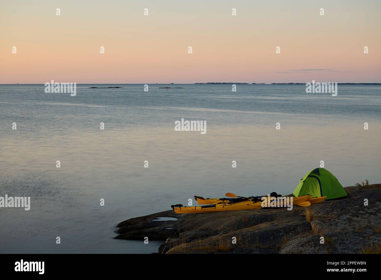 Tent at the coast hi-res stock photography and images - Alamy