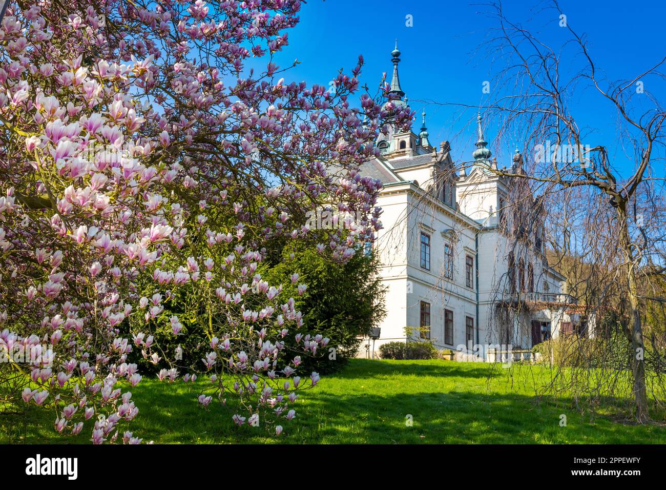 empírový zámek Chotků z 1843 Velké Březno, Ústí nad Labem, Česká ...