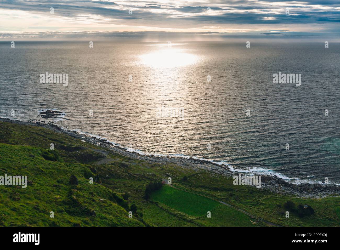Horizontal seaside coastal ocean landscape hi-res stock photography and ...