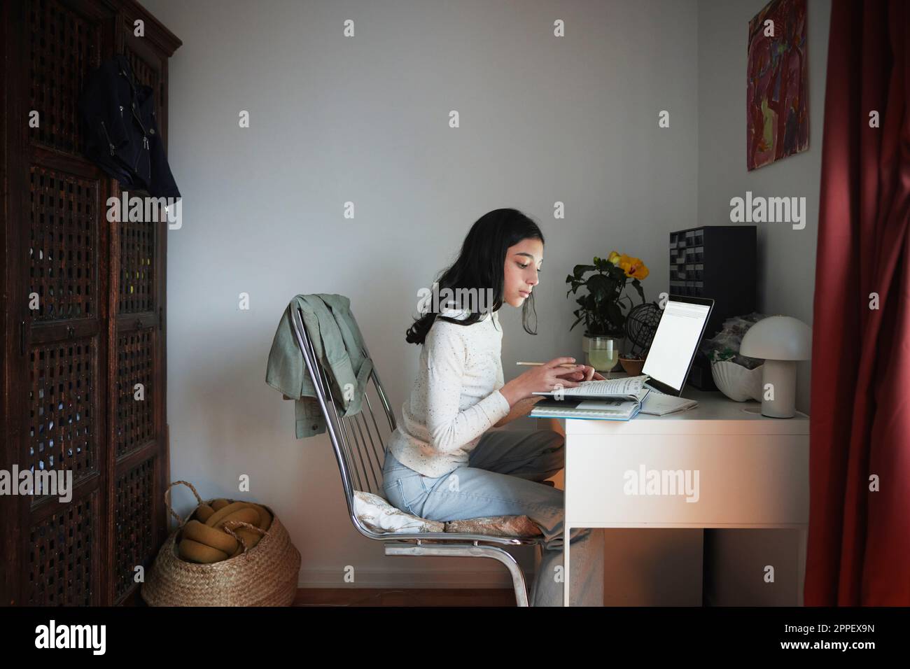 Homework structure hi-res stock photography and images - Alamy