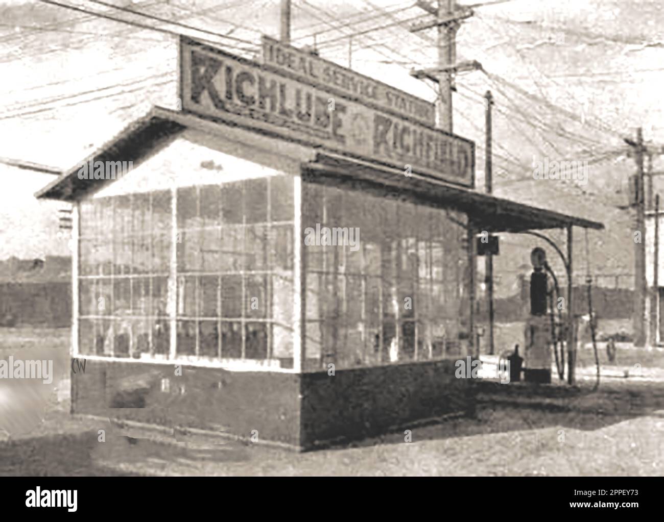 1920s petrol station hi-res stock photography and images - Alamy