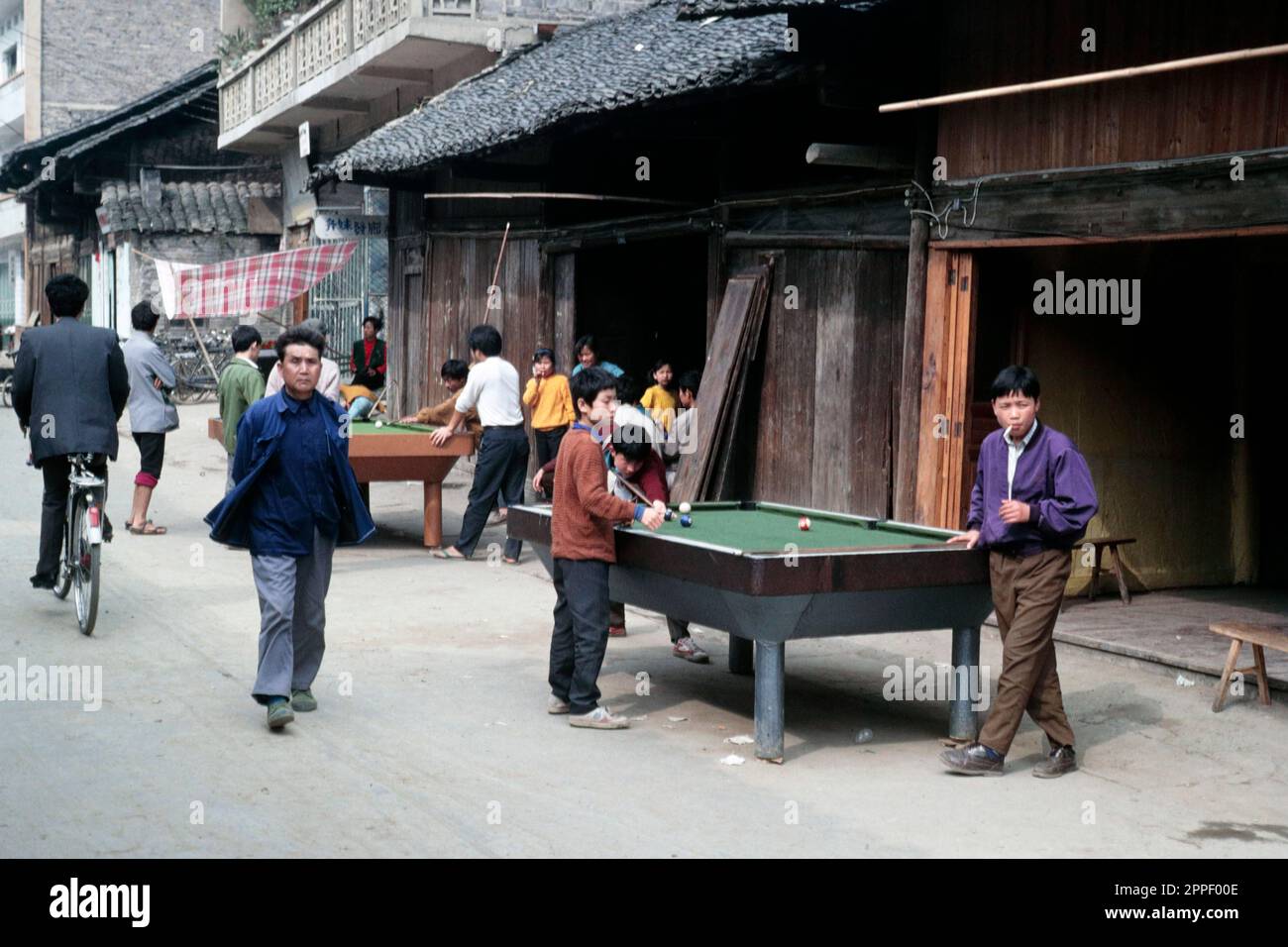 1990s street life hi-res stock photography and images - Alamy