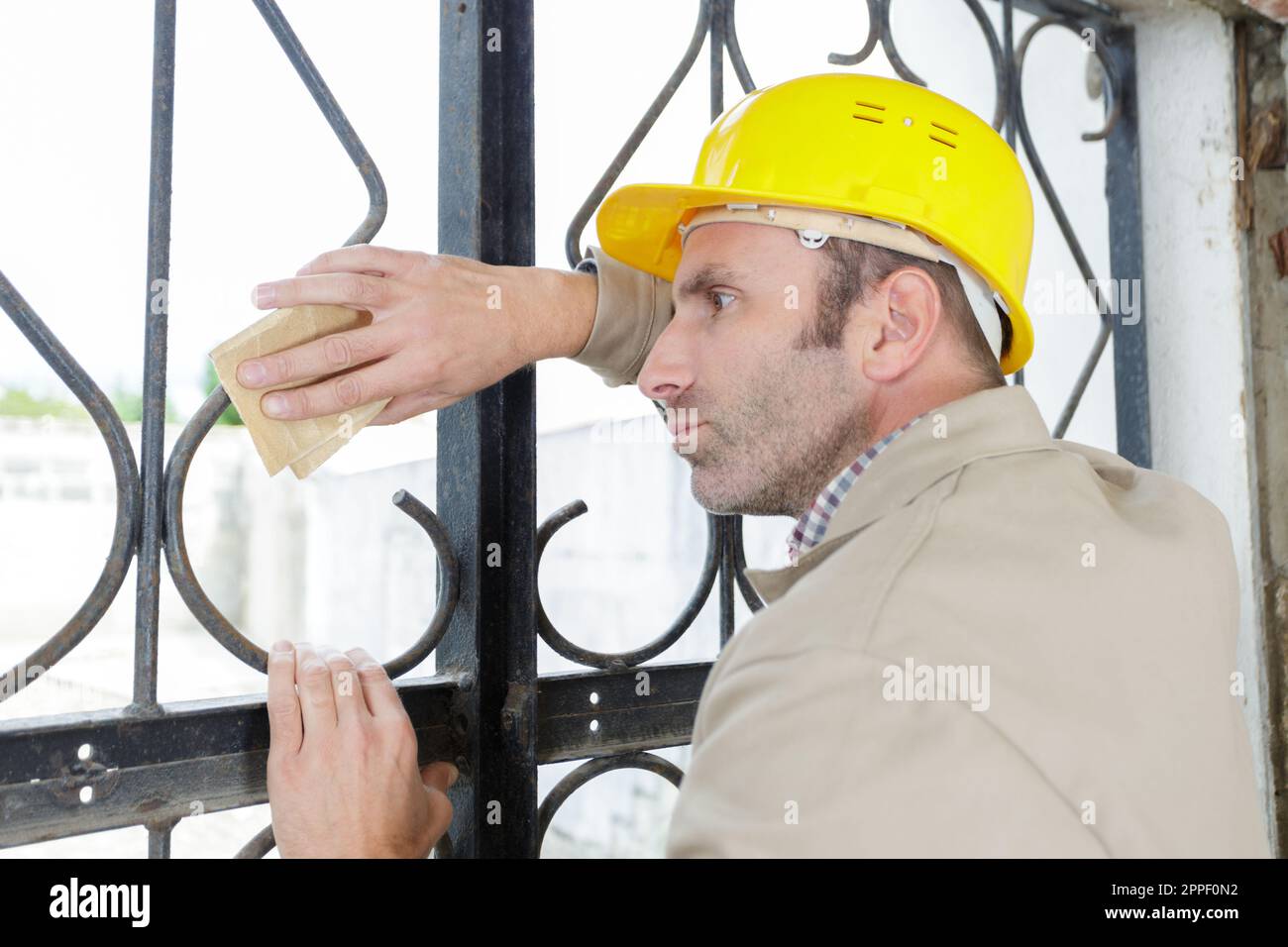 Using sandpaper hi-res stock photography and images - Alamy