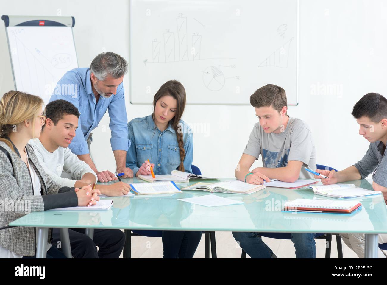 Maths class students hi-res stock photography and images - Alamy
