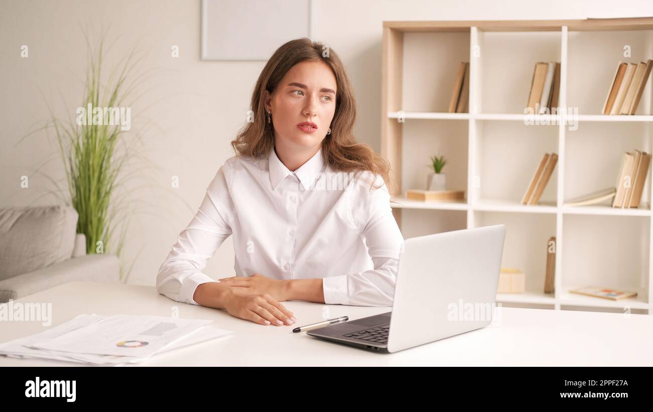 Uninterested business people hi-res stock photography and images - Alamy