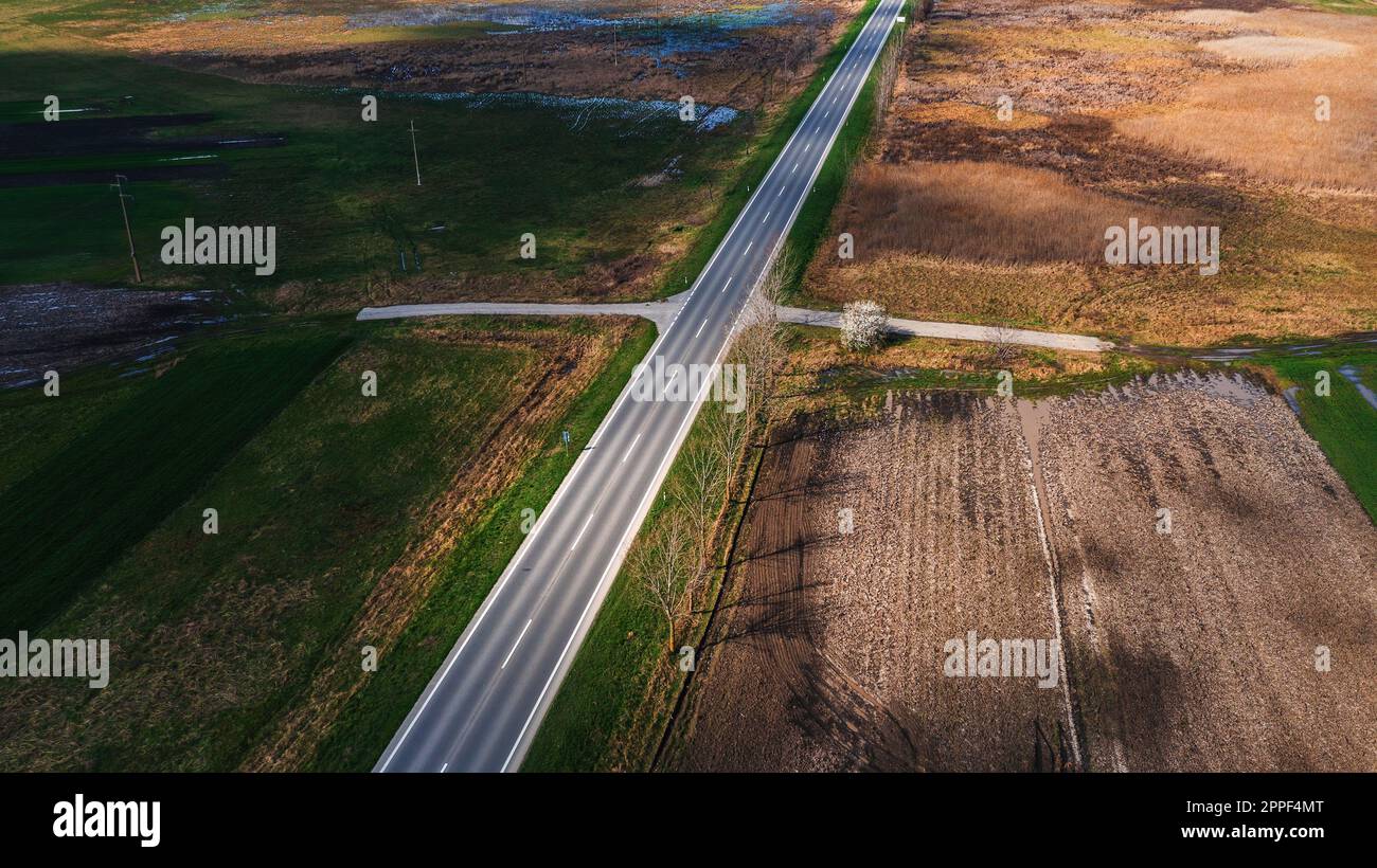 Aerial view of empty road hi-res stock photography and images - Alamy
