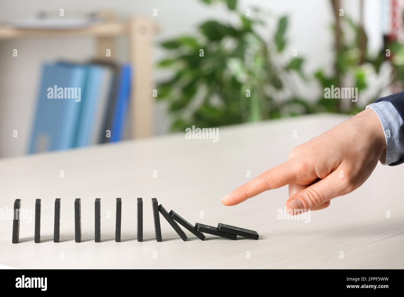 Pushing table hi-res stock photography and images - Alamy